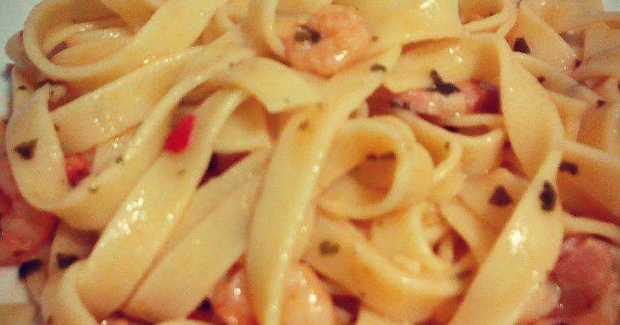 Tagliatelli de camarão