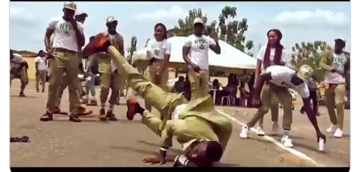 Here is an amazing video of youth Corpers who recently passed out ...