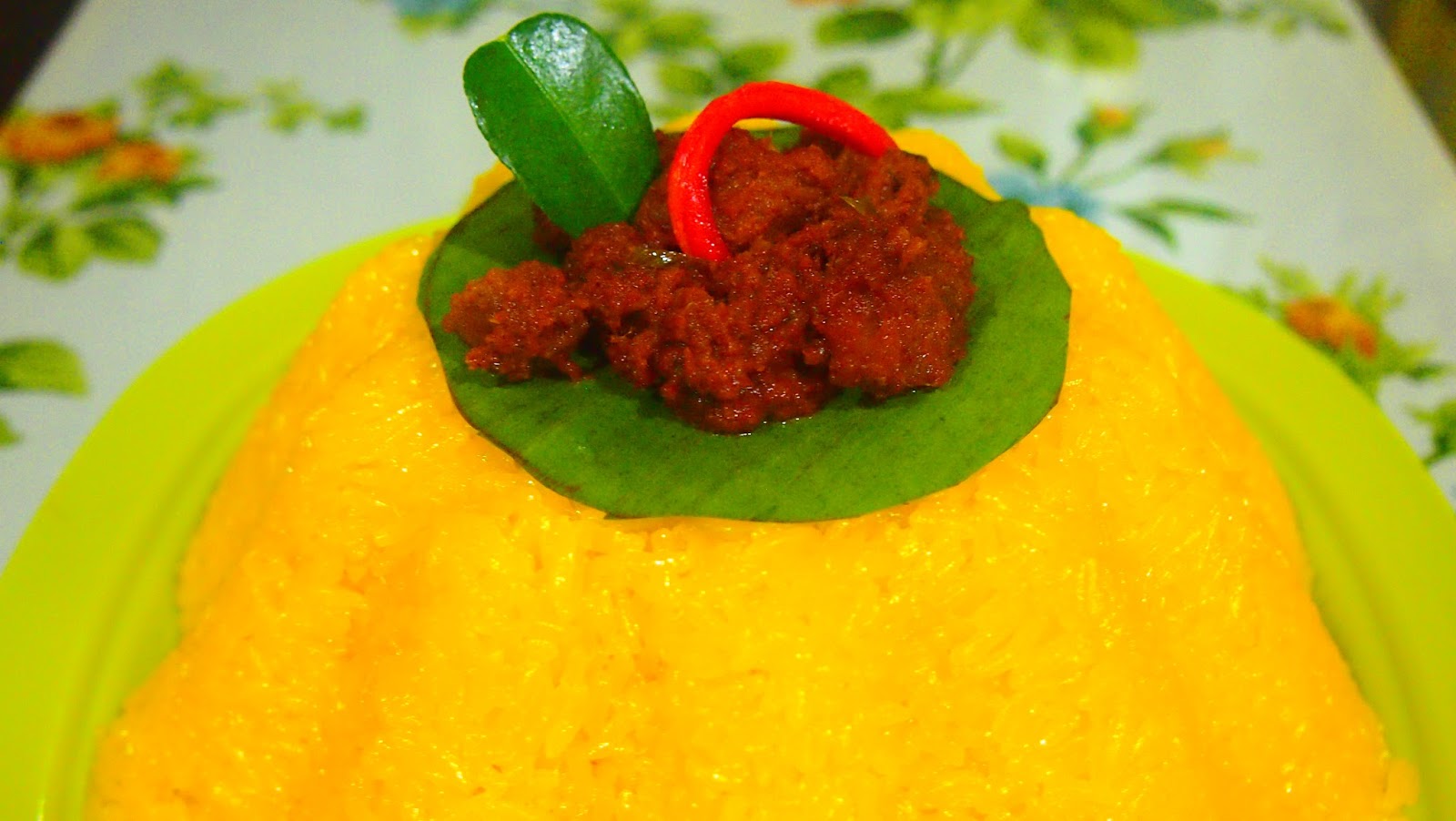 MamaMia Kitchen: PULUT KUNING,RENDANG DAGING DAN BUNGA TELUR SEMPENA ...