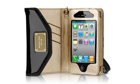 Style By Cat: I Love: my Michael Kors iPhone clutch!