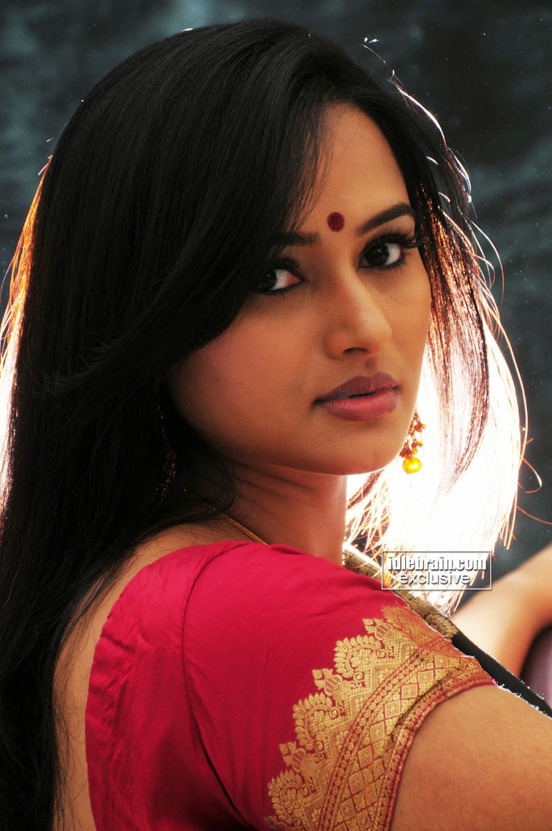 Gorgeous Actresses : Anupama Kumar