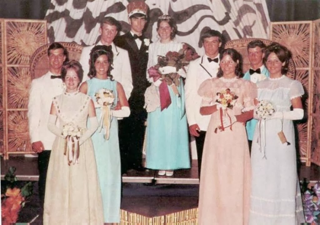 Chuck's Fun Page 2: Old Prom photos - things were different back then