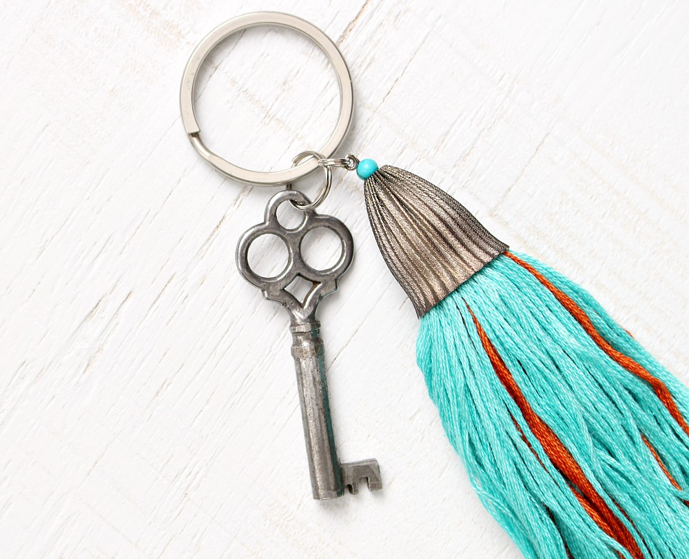 Easy DIY Tassel Key Chain | Dans le Lakehouse