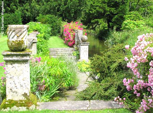 Heale House - one of Wiltshire's secrets - a garden for all seasons