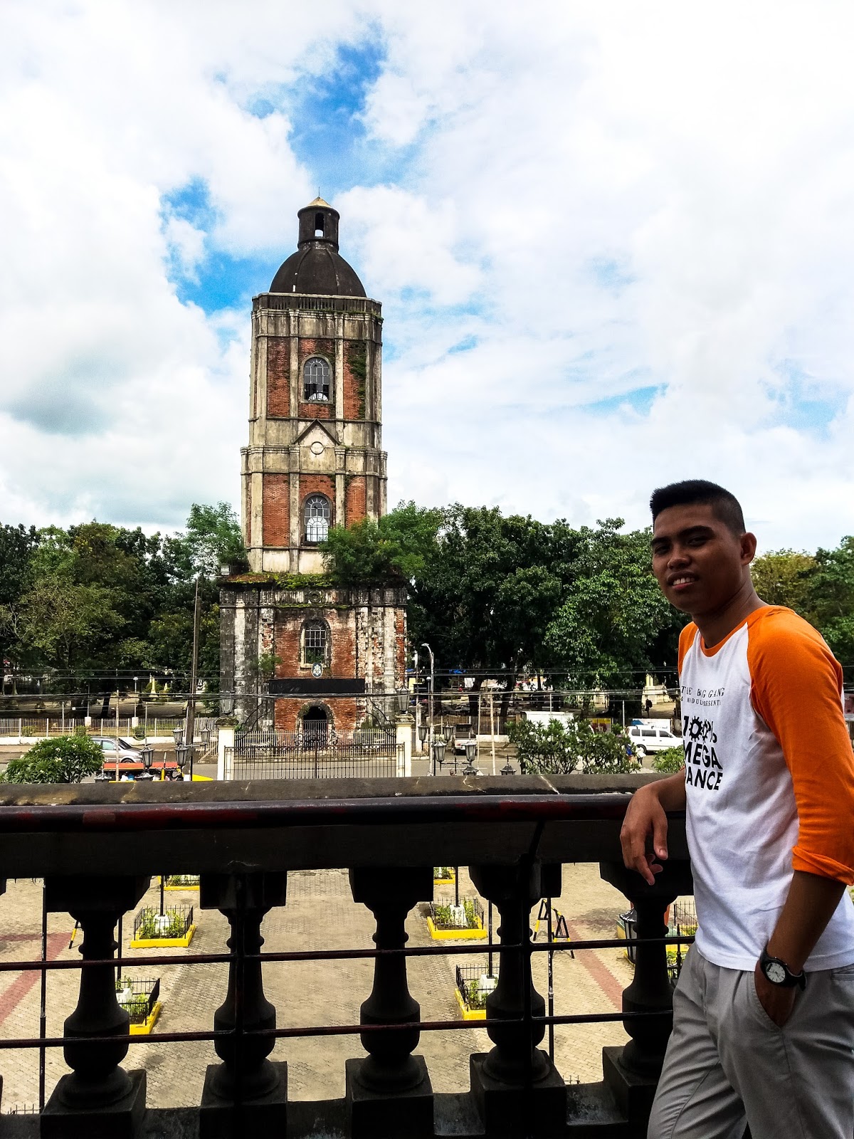 KATEDRAL SANG JARO and BELFRY (Jaro Cathedral) - Laag ni LoyLoy