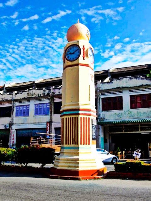 Menara Jam Kemerdekaan Malaysia - Relaks Minda