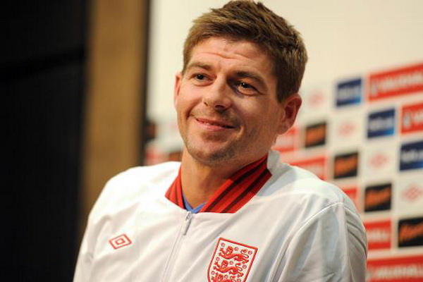 Football News: Steven Gerrard: “Young field is very dangerous striker”