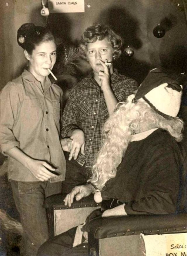 33 Badass Photos of Smoking Ladies From the 1960s ~ Vintage Everyday