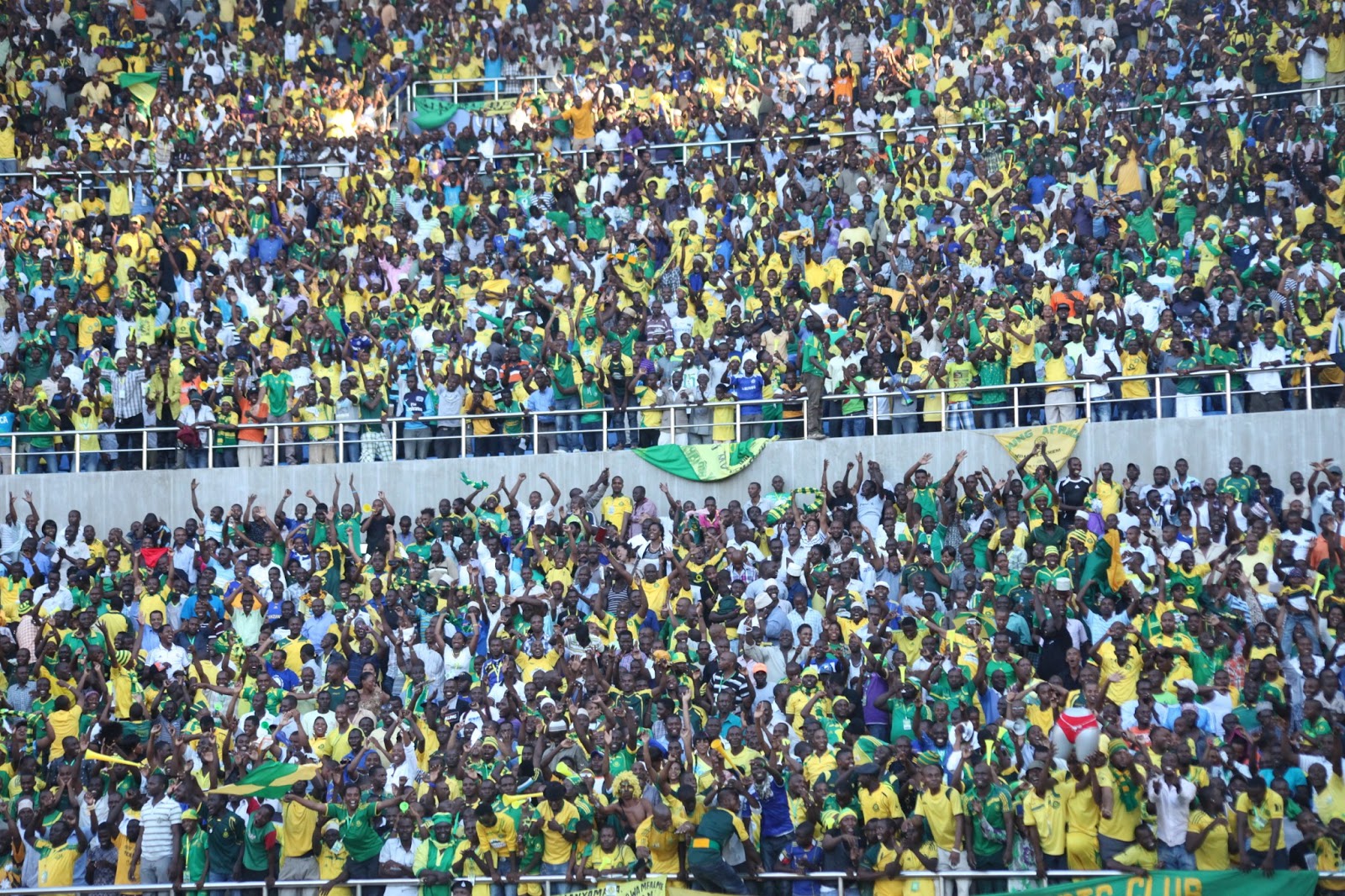 Shaffih Dauda in Sports.: MPAMBANO WA SIMBA NA YANGA KATIKA PICHA.