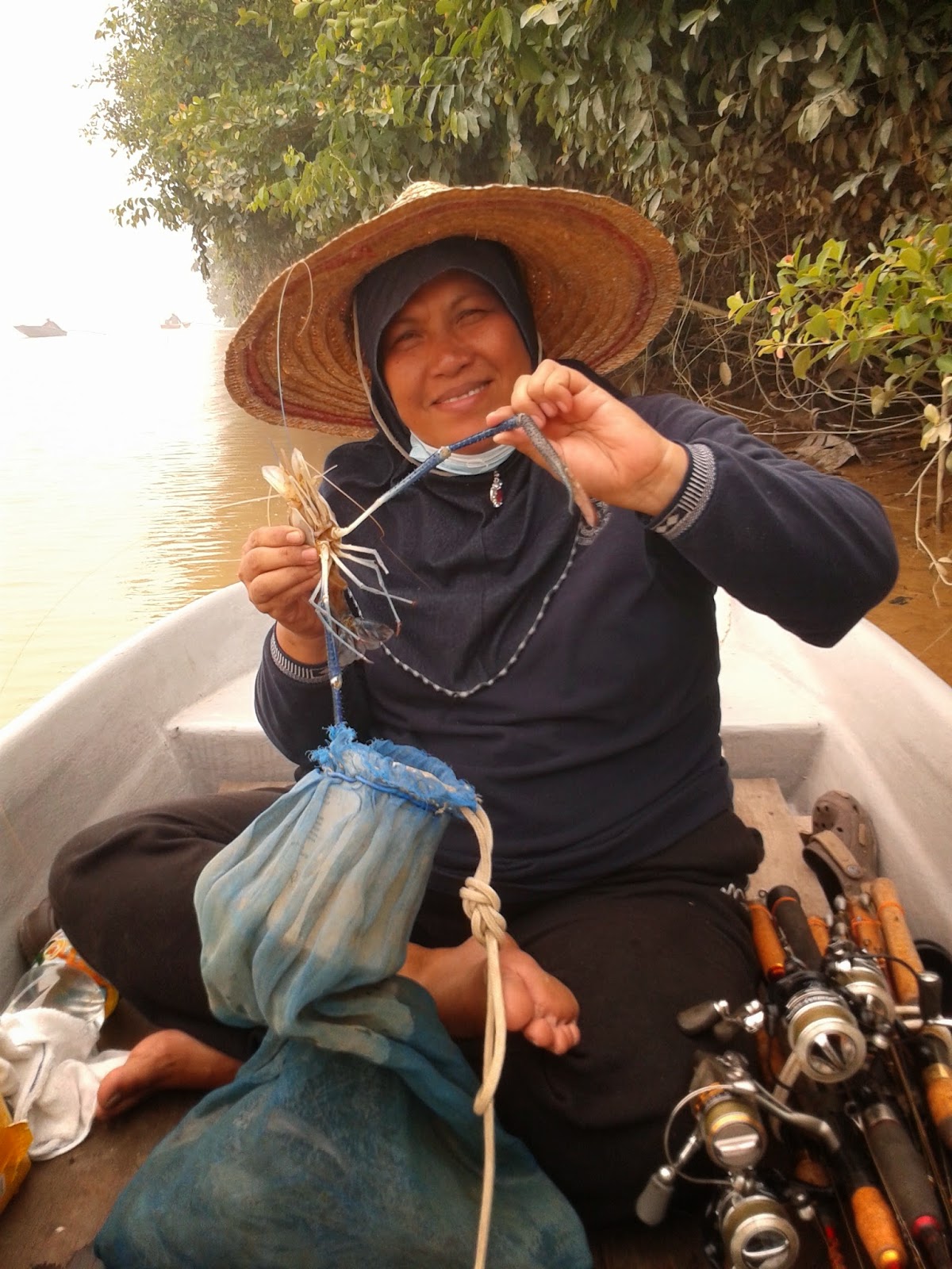 Madihah Homestay @ Muar Johor: Sewa Bot Fiber untuk Kaki Pancing di ...