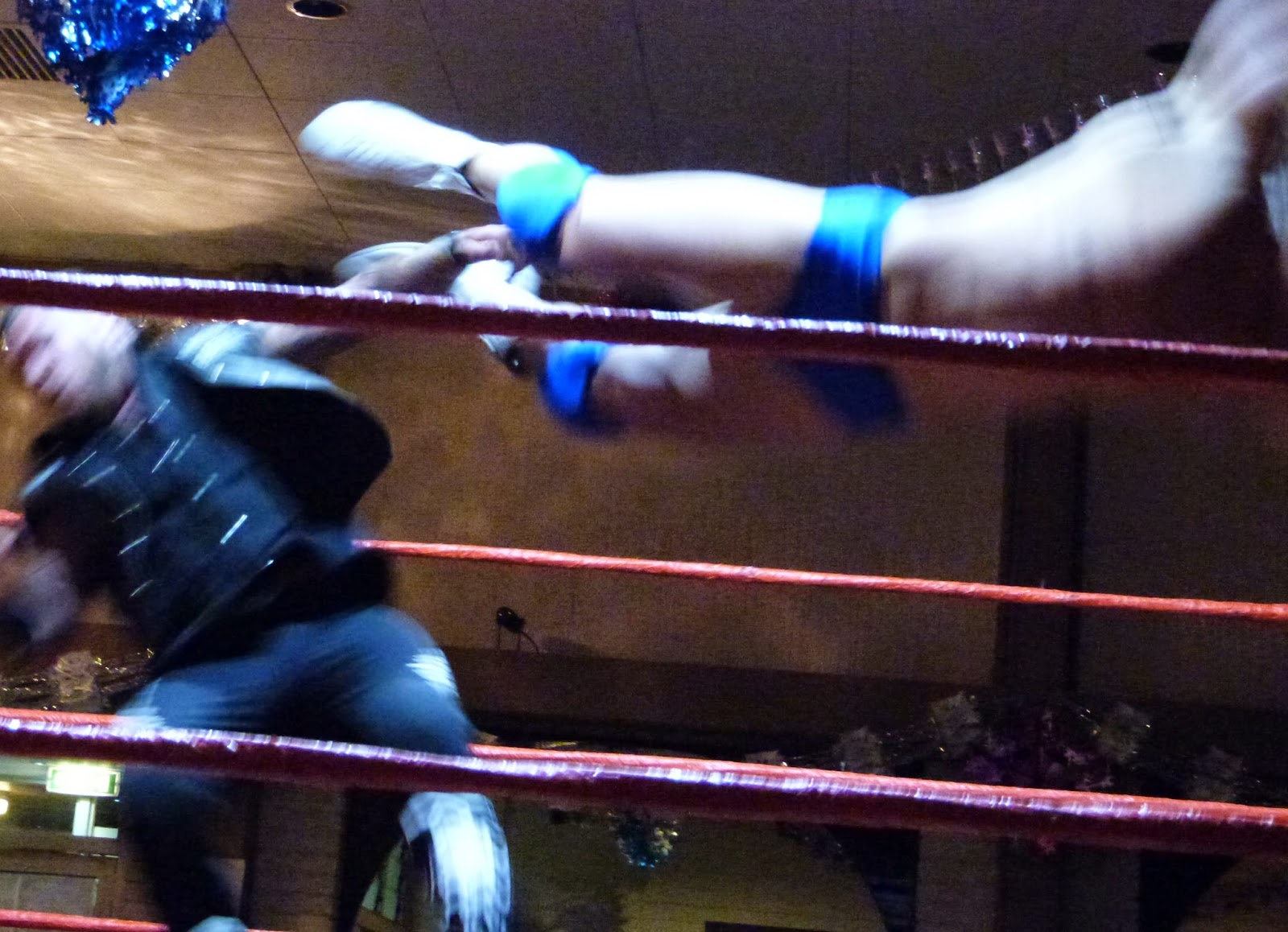 WRESTLESHOTS: JUSTIN SYSUM V BURCHILL