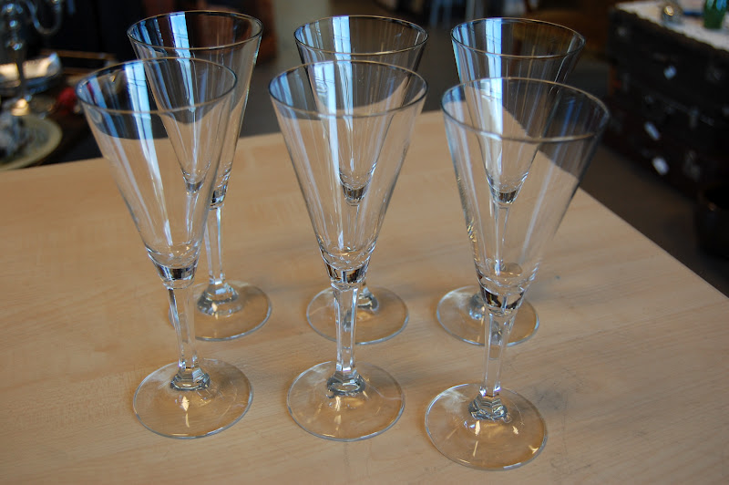 Bruktikken på havna.: GLASS, BILDER GAMMELT FRISØR UTSTYR