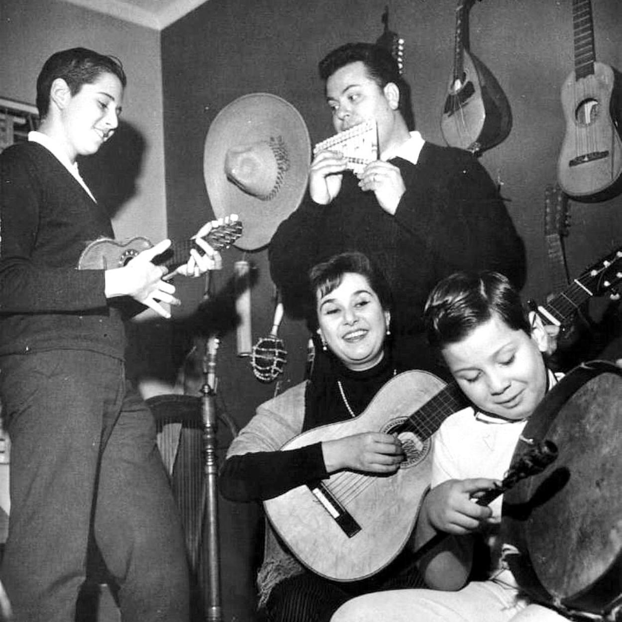 Folklore del NOA: LOS DE RAMÓN - RESEÑA BIOGRÁFICA (2017) Y ÁLBUM: LOS ...