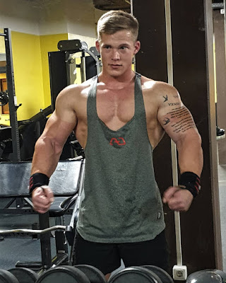 the beauty of male muscle: Alexander