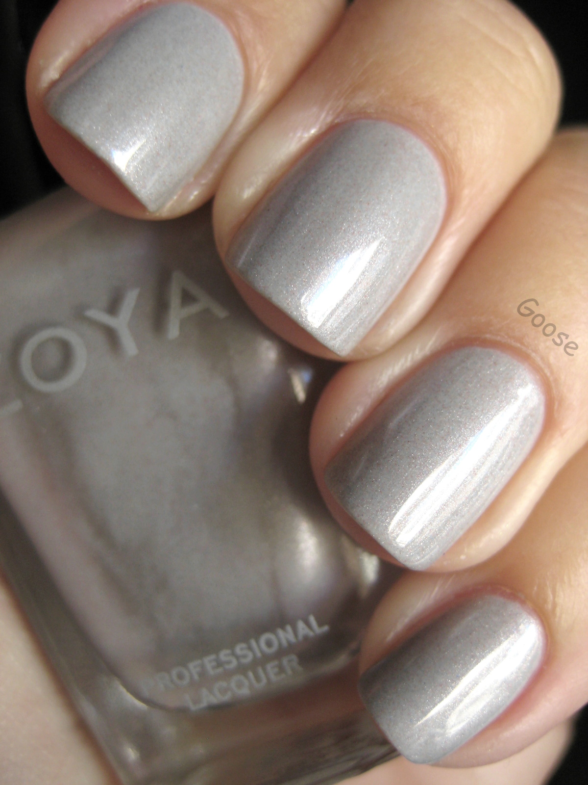 Goose's Glitter: Zoya Swatches - Greys and Blues (pic heavy!)