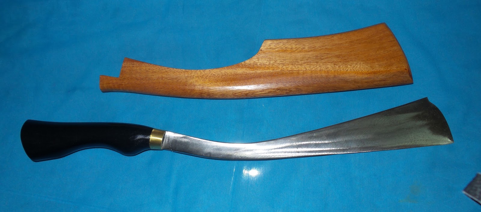 CIKGU NASIR: Parang Lading RM300 termasuk pos laju dalam semenanjung