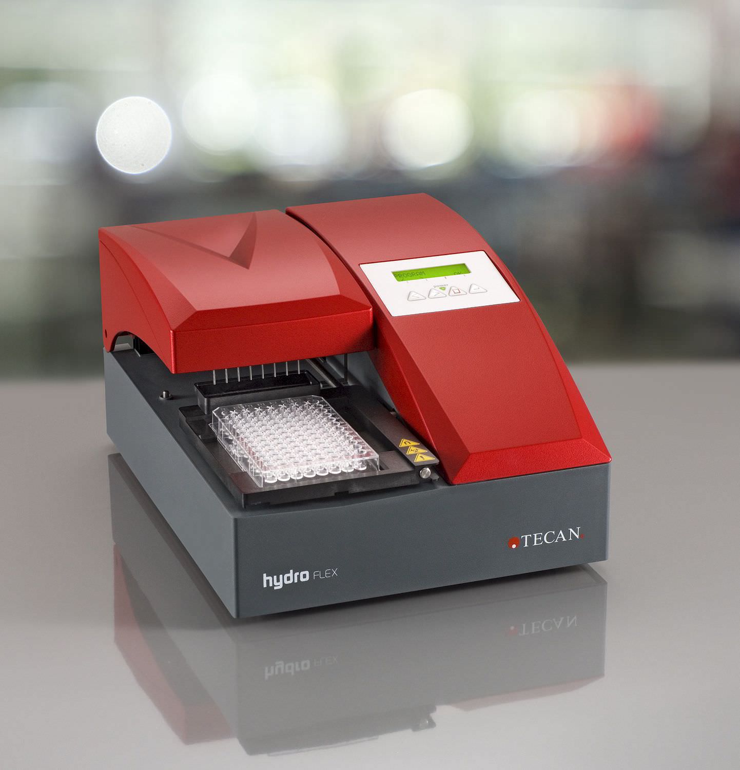 HydroFlex™ microplate washer for 96-well format