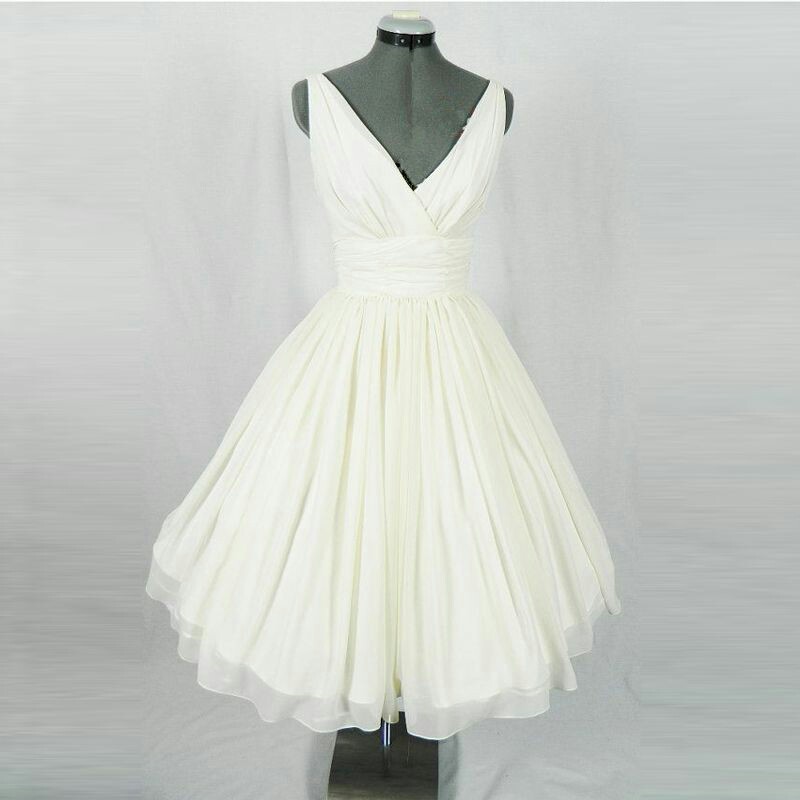 Fαshiση Gαlαxy 98 ☯: White wedding sleeve less frock dress