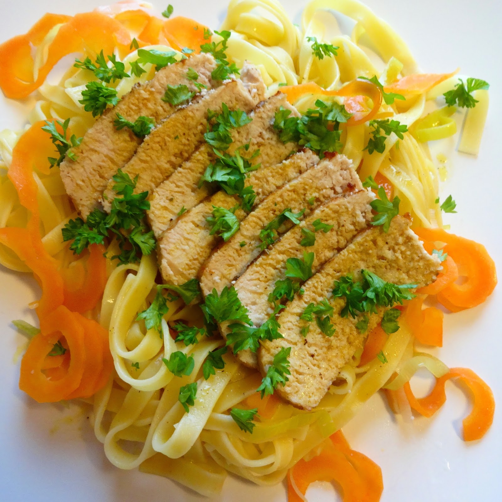 Edels Mat : Svinefilet med appelsin - og pasta med grønnsaker