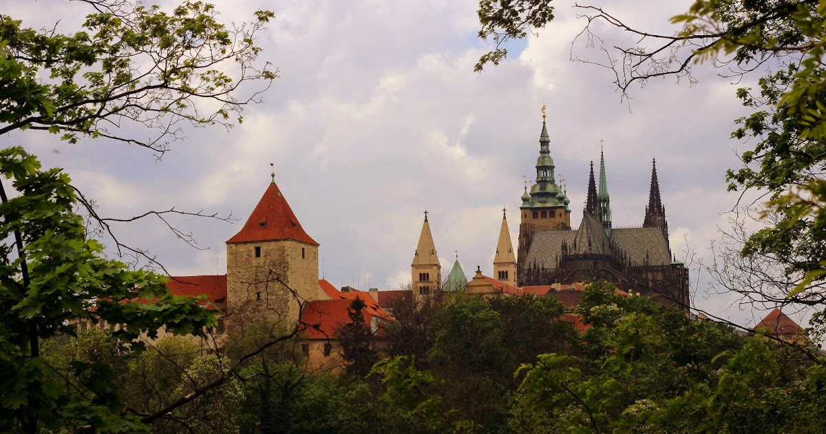 MĚSTO PRAHA: To je vyzvánění. Znělka našeho prezidenta.