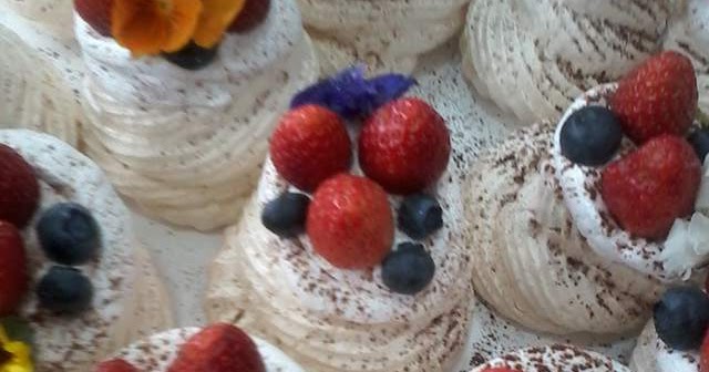 PATYSKITCHEN: MINI PAVLOVA