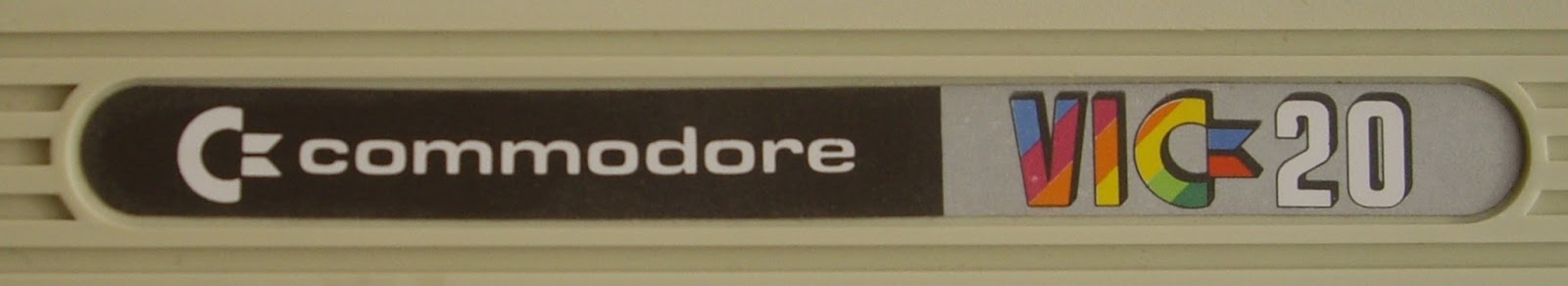 Retro Ordenadores Orty: Commodore VIC-20 (segunda versión, con logotipo ...