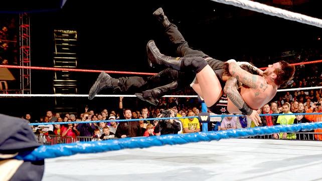 WWE In live!!!!: CM PUNK vs ROMAN REIGNS