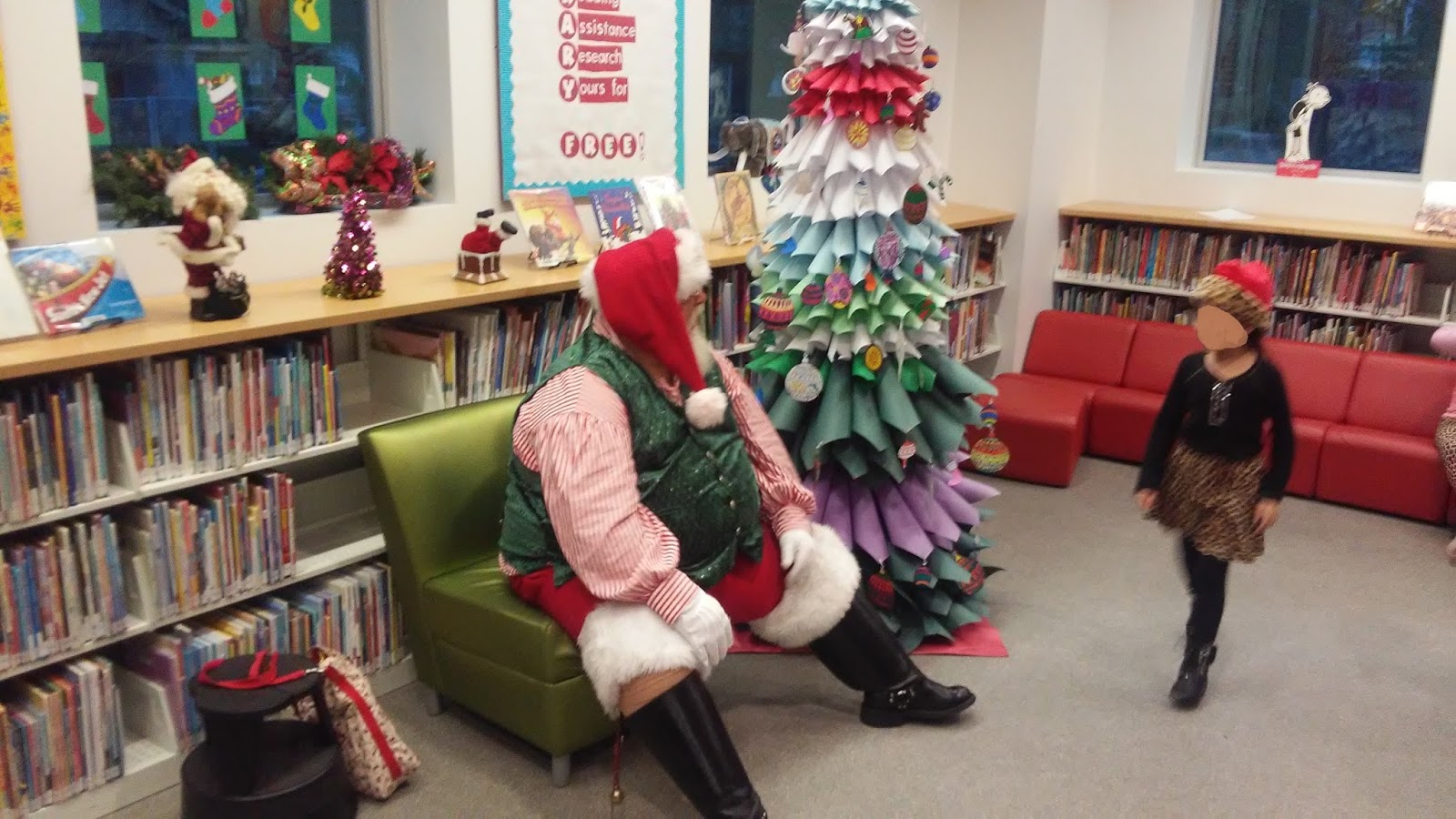Stanaker Neighborhood Library: Santa Claus Visit! (12/13/2016)