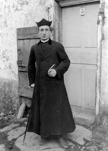 Sancte Pie Decime: Las Siete Excelencias de la Sotana