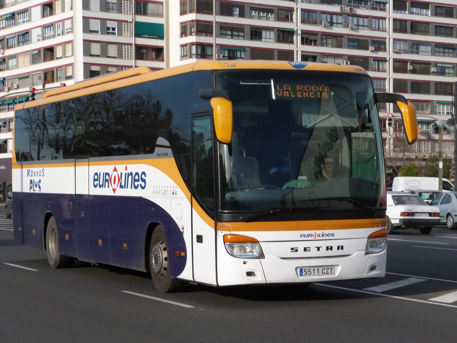 Autocares en Valencia: MonBús Plús / EuroLines 812
