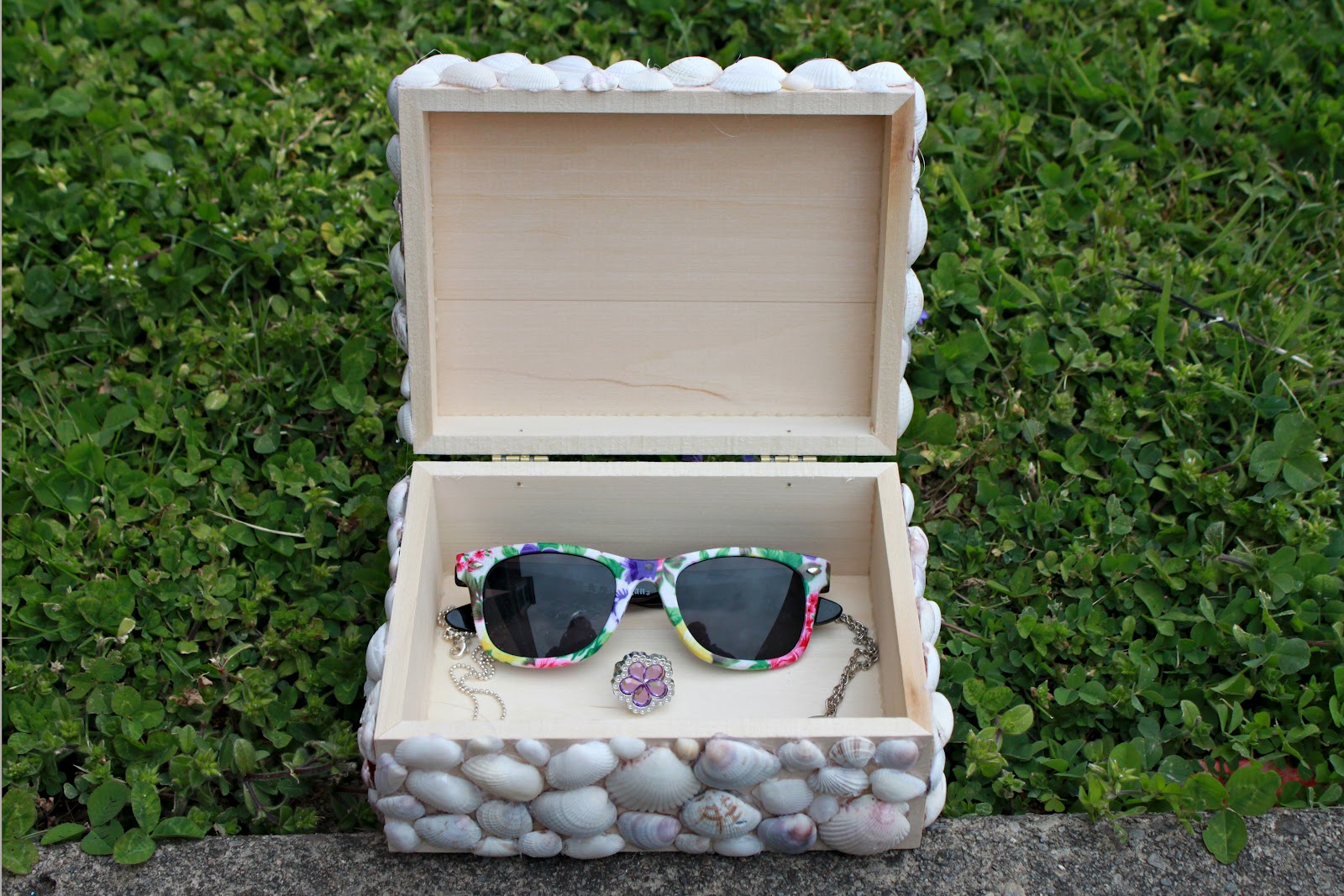 Mandie Starkey: diy | seashell jewelry box