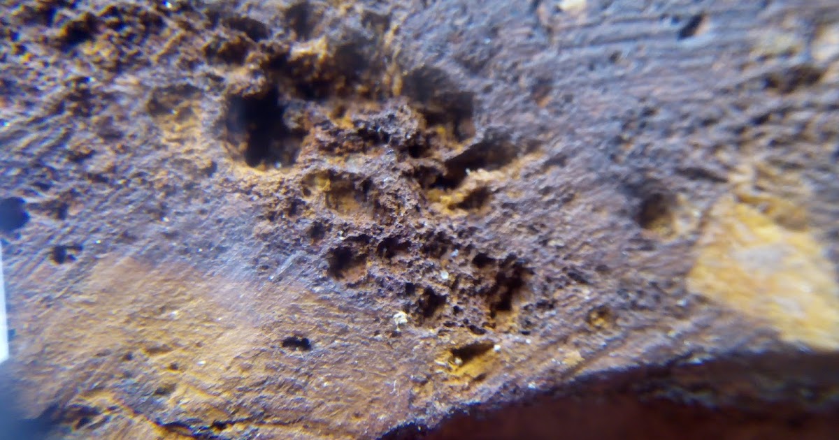 Vuggy Texture " Quartz " - World Of Exploration