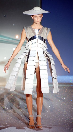 Eclectic Jewelry and Fashion: In Pictures: Hussein Chalayan