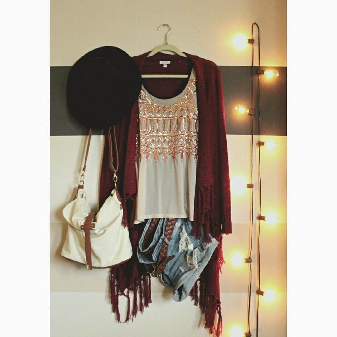 Rookie Crafter: "The Striped Wall" Outfits