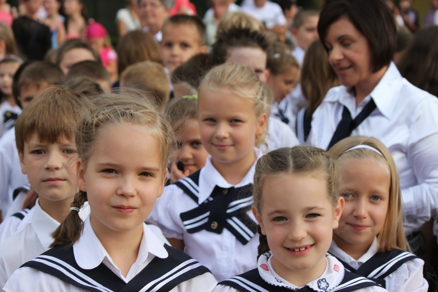 from story to story: Hungarian school presentation