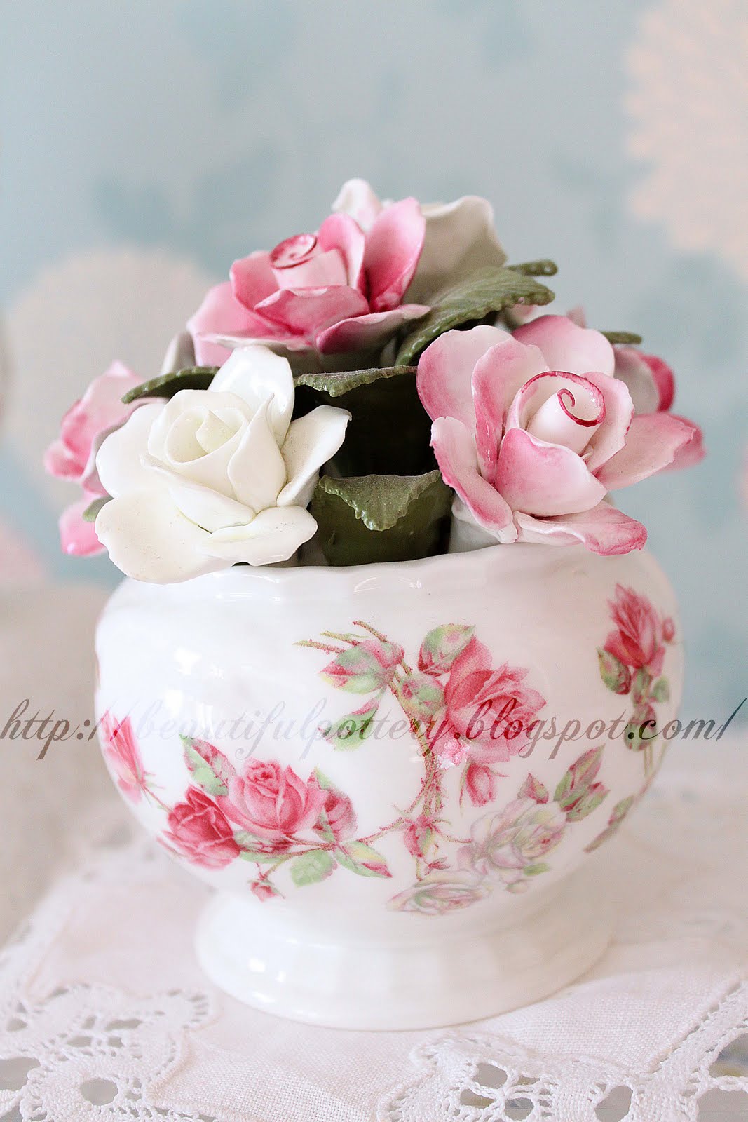 BEAUTIFUL POTTERY: Posy Flower ( England )