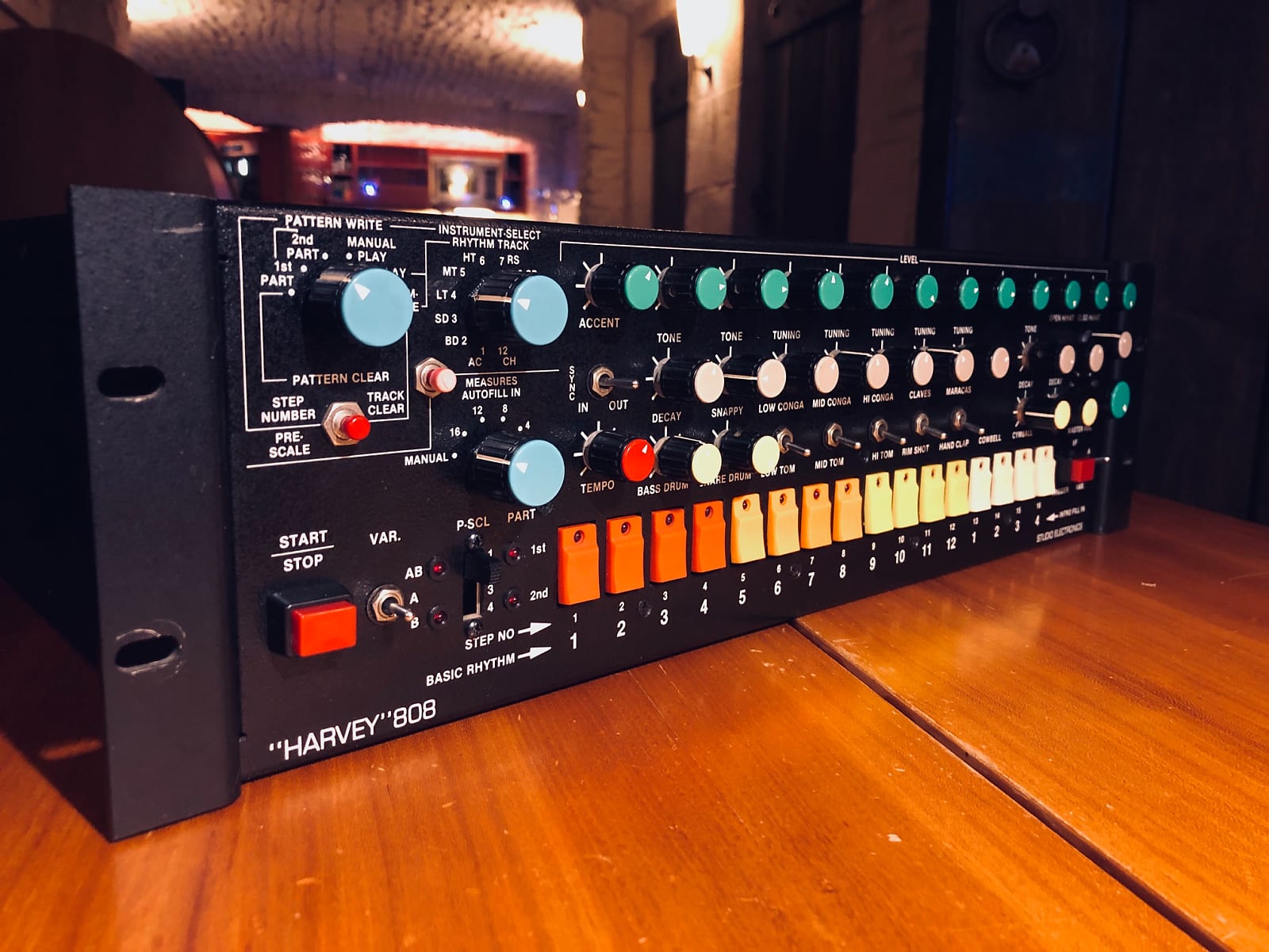 MATRIXSYNTH: Roland TR-808 Rack Version „Harvey“ by Studio Electronics ...