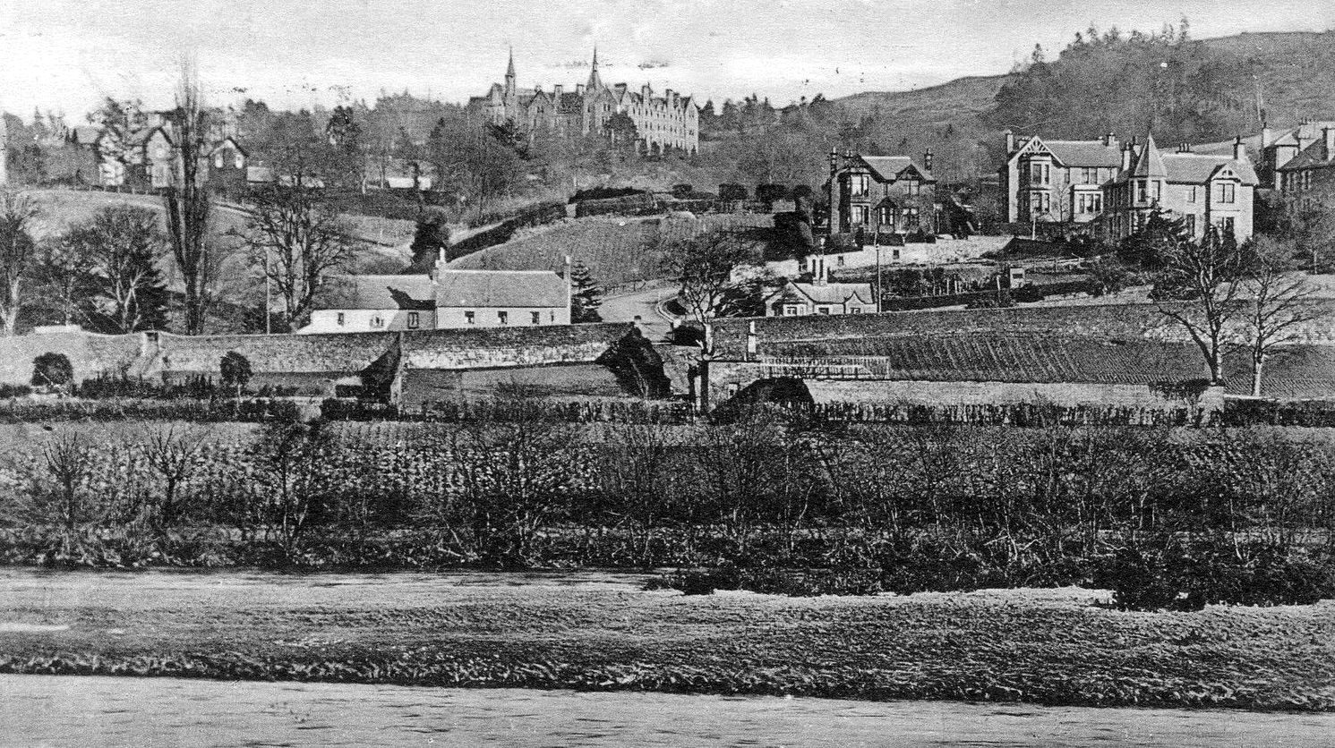 Tour Scotland: Old Photograph Kinnoull Perth Scotland