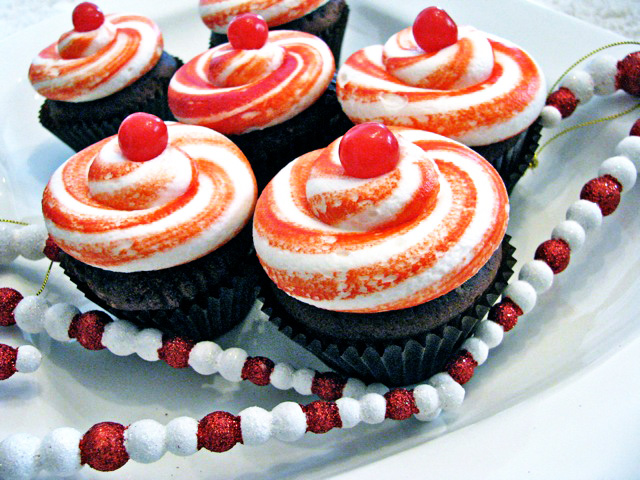 Amanda's Parties To Go: Peppermint Swirl Icing from Edible Details