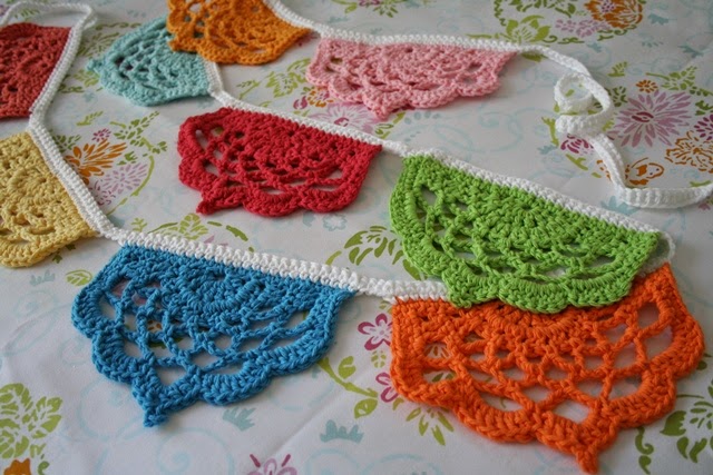 Acorn to Oak: FO Friday - Crochet Bunting