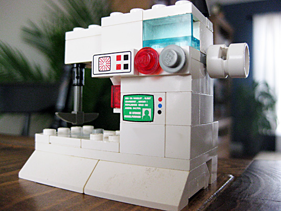 make me a quilt: My new Lego sewing machine!