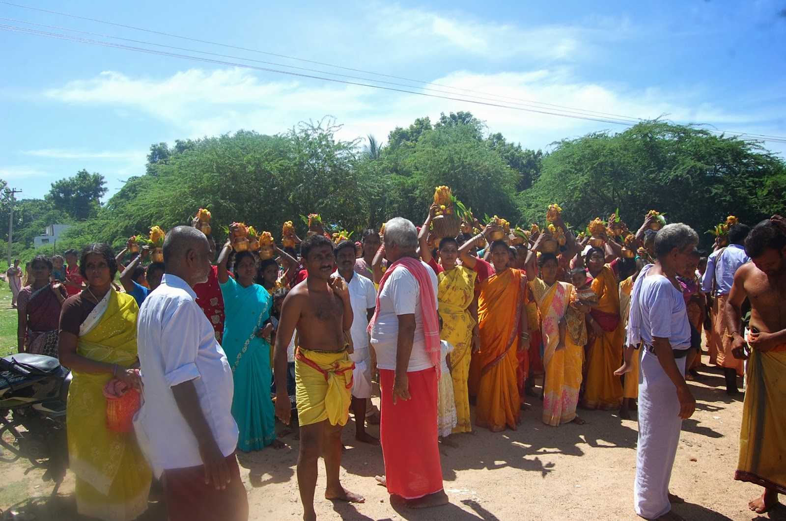 Ayyangarkulam Vadakarai Kannimar: paal kudam