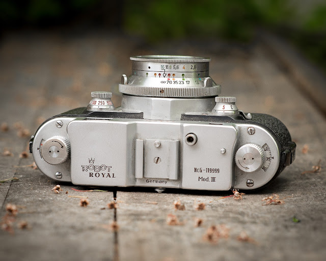 brennanprobst.com: Spotlight: Robot Royal Mod. III