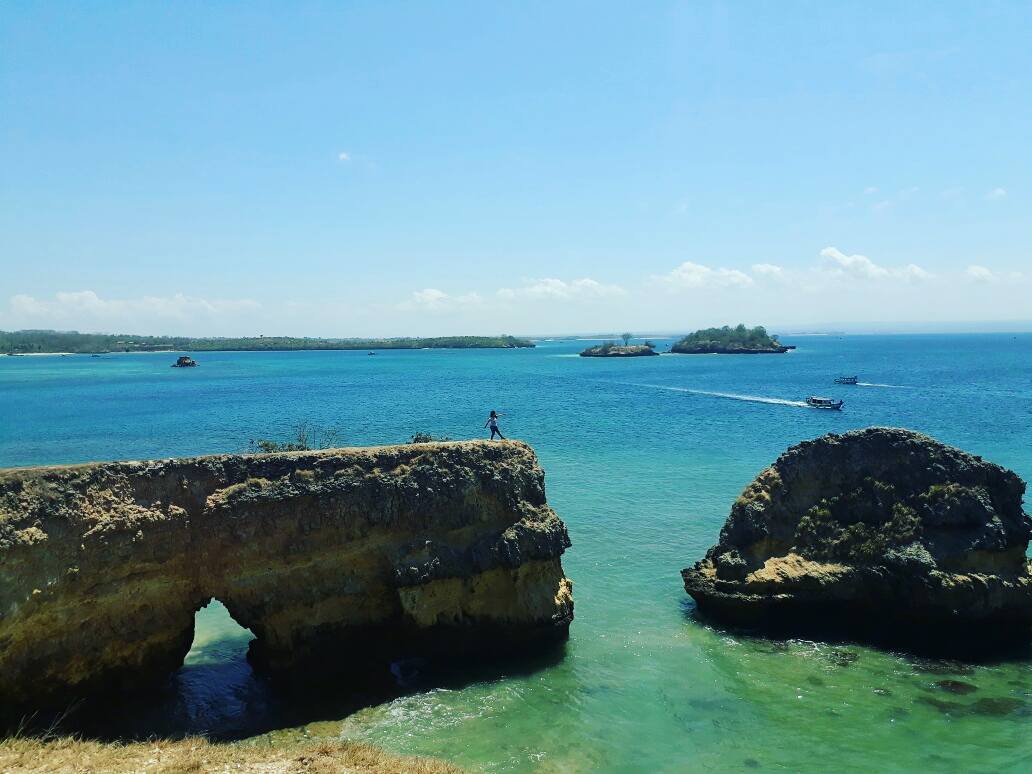 √ 7 Spot Pink Beach Lombok dan 6 Aktivitasnya | √ TERMURAH, Paket Tour ...