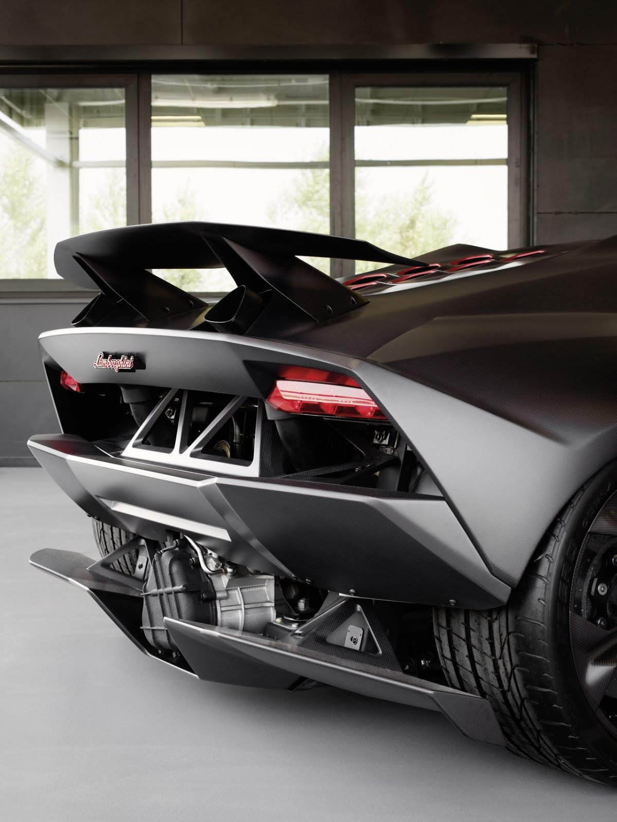 Lamborghini Sesto Elemento Production Starts : ebeasts.com