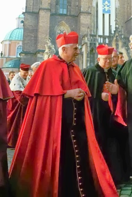 Orbis Catholicus Secundus: Red Cardinalatial Tabarro