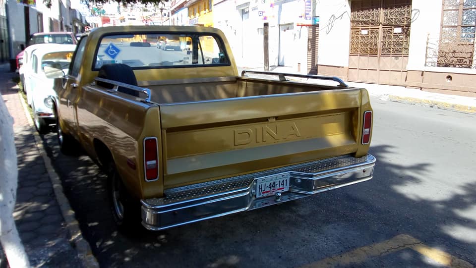 Autos del recuerdo: DINA 1000