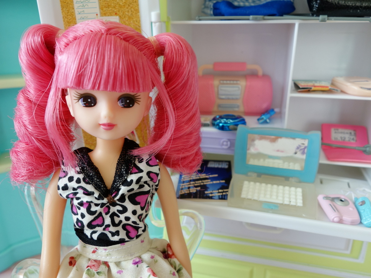 Just for fun :-): ♛珍妮娃娃: JENNY配件組 收音機 CD MD 隨身聽