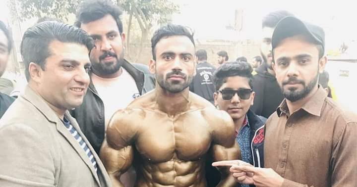 world bodybuilders pictures: mister lahore bodybuilder waqar 2019