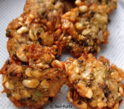 Savi-Ruchi: Alasande vade | Vegan Black eyed beans fritters | Lobia Pakora